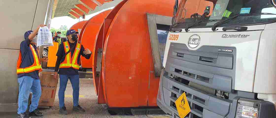 Astra UD Trucks Peduli Pengemudi, Bagikan Tips Aman Berkendara di Tol - OLX News