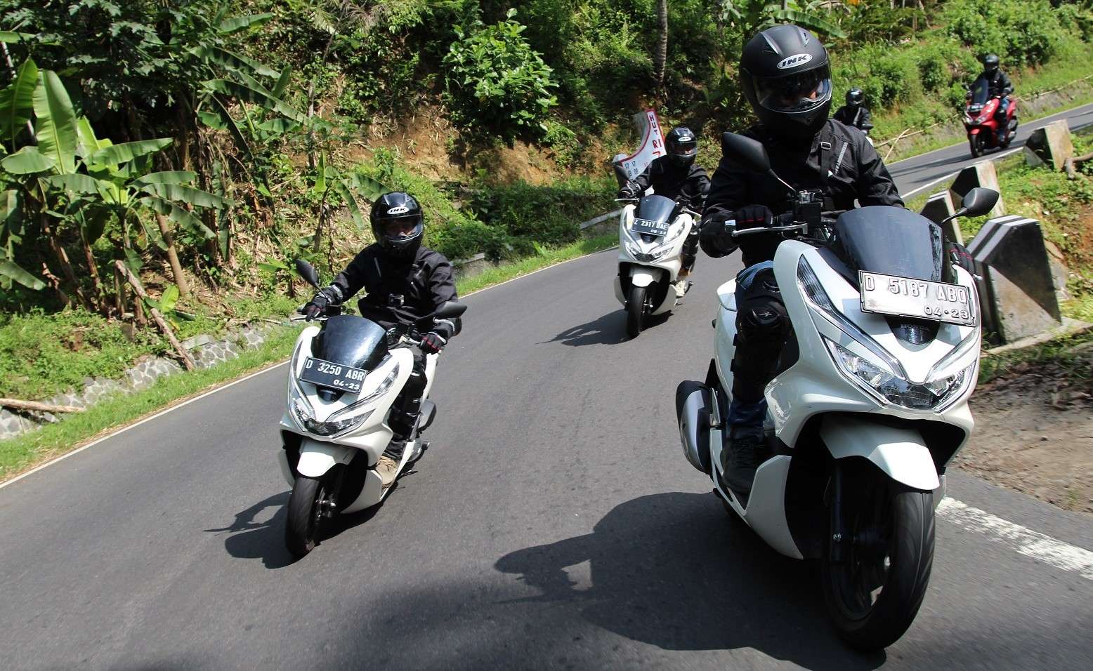 5 Perlengkapan Wajib Pengendara Sepeda Motor - OLX News