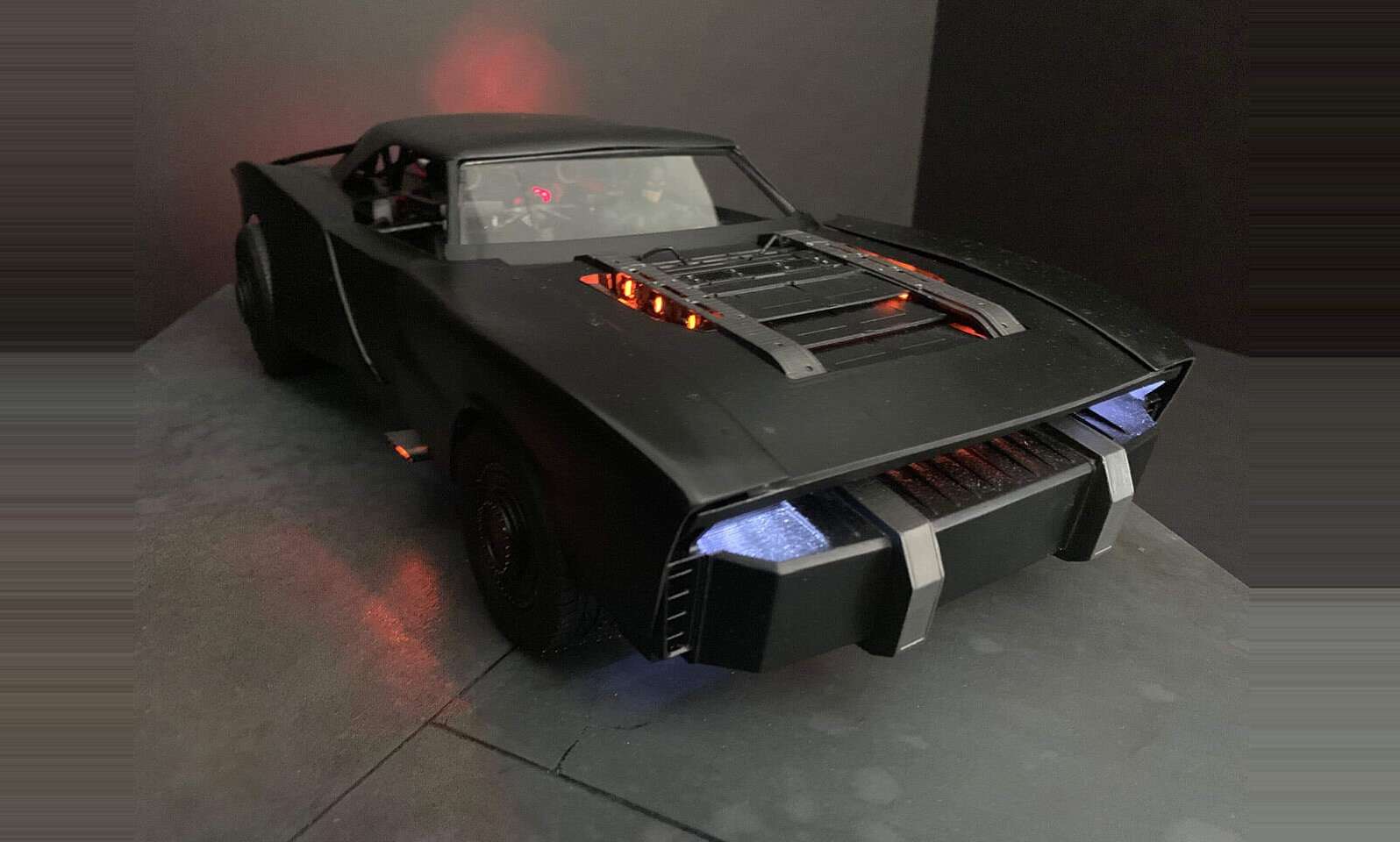 Begini Sosok Batmobile, Mobil Batman yang Dipakai Robert Pattinson ...