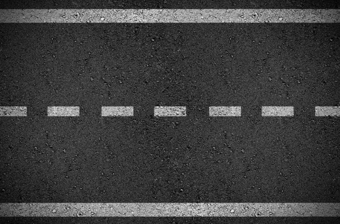 Jenis Garis Atau Marka Jalan yang Wajib Diketahui!
