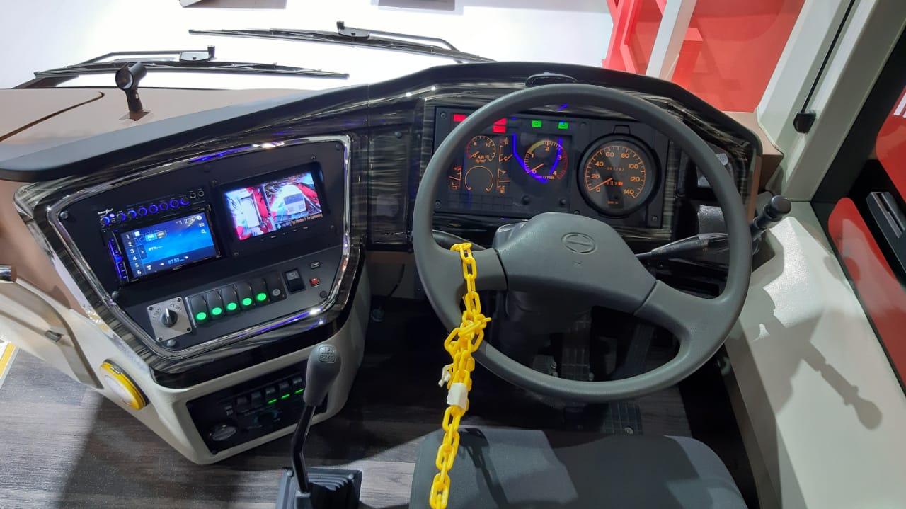 Lebih Intim Dengan Bus Hino Mewah yang Ramah Lingkungan