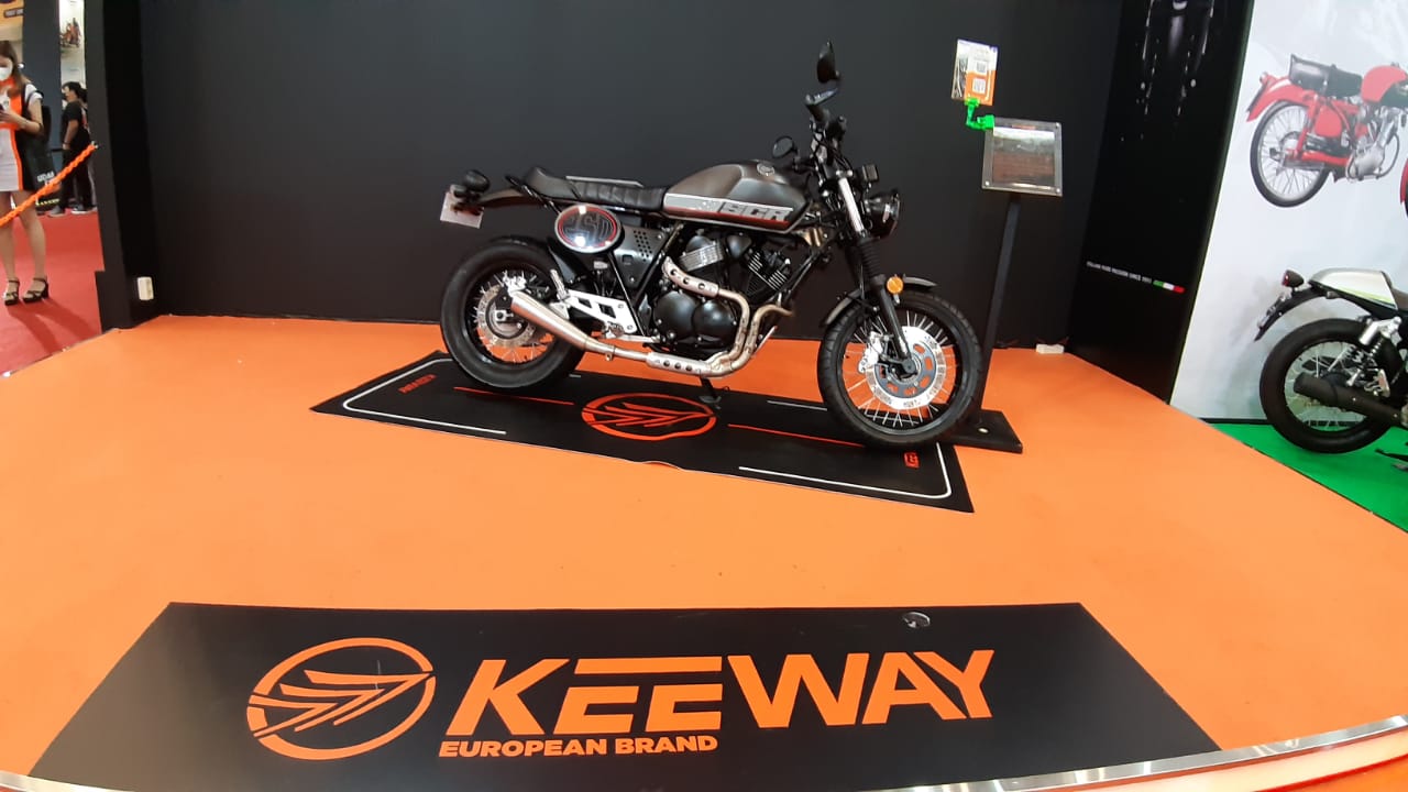 Keeway SCR 250V, Motor Bergaya Scrambler Bermesin V-Twin