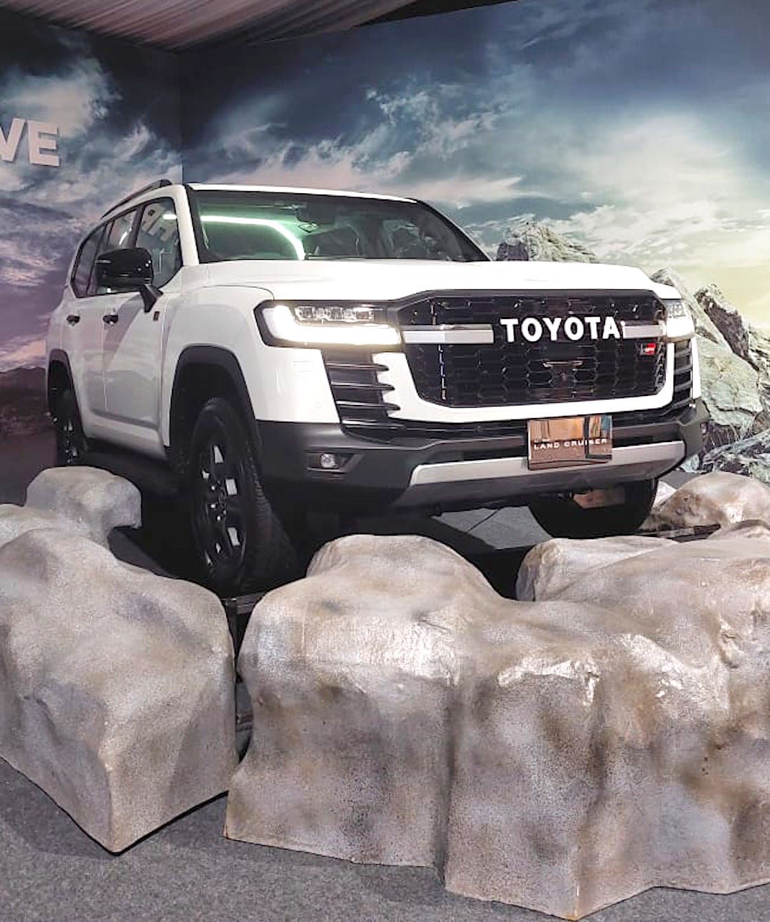 Spesifikasi All New Land Cruiser Untuk Pasar di Indonesia