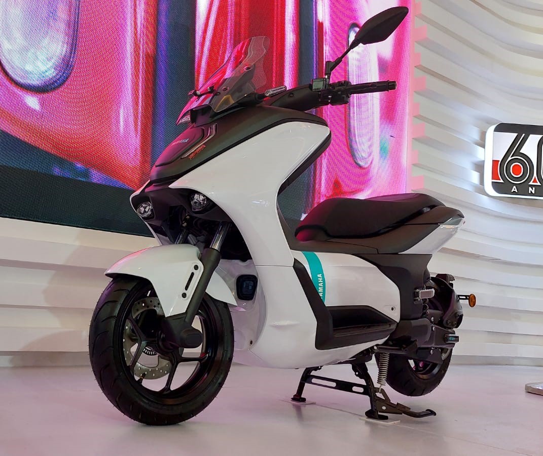 Yamaha EO1 di IIMS Hybrid 2022, Skuter Listrik Versi Nmax?