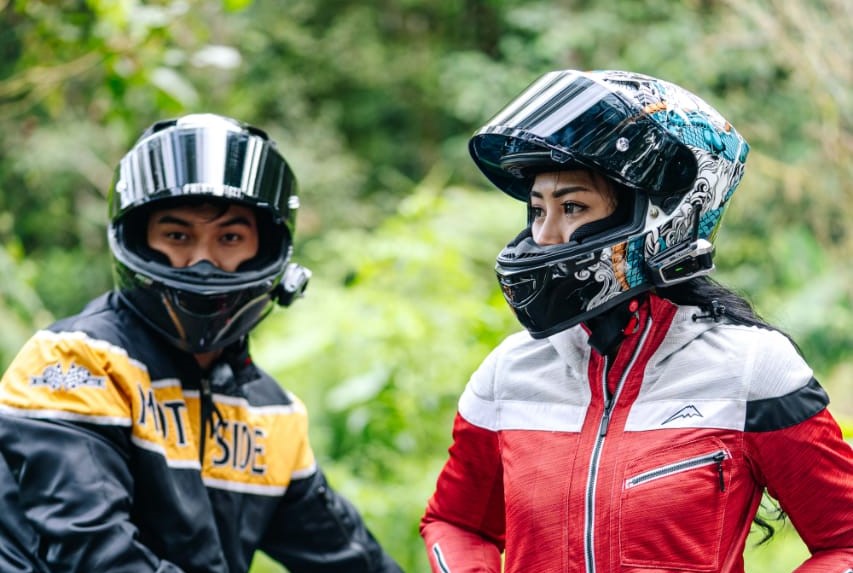 Helm RSV Luncurkan FFC21 Berbahan Carbon dan Fiber