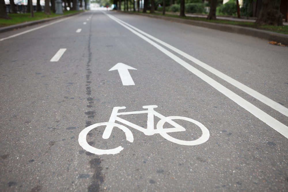 Jenis Garis Atau Marka Jalan yang Wajib Diketahui!