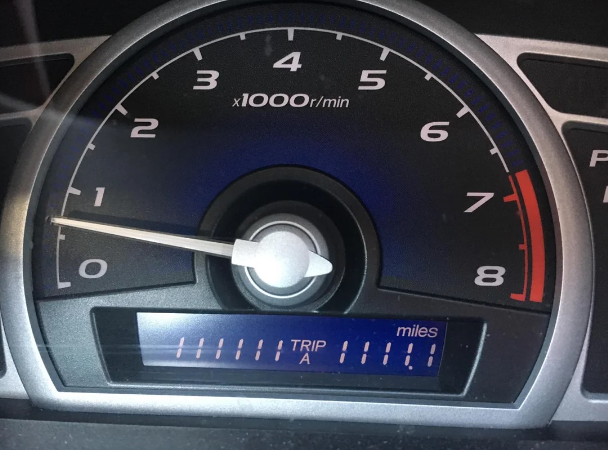 Mengenal Perbedaan Odometer, Speedometer Tripmeter Mobil