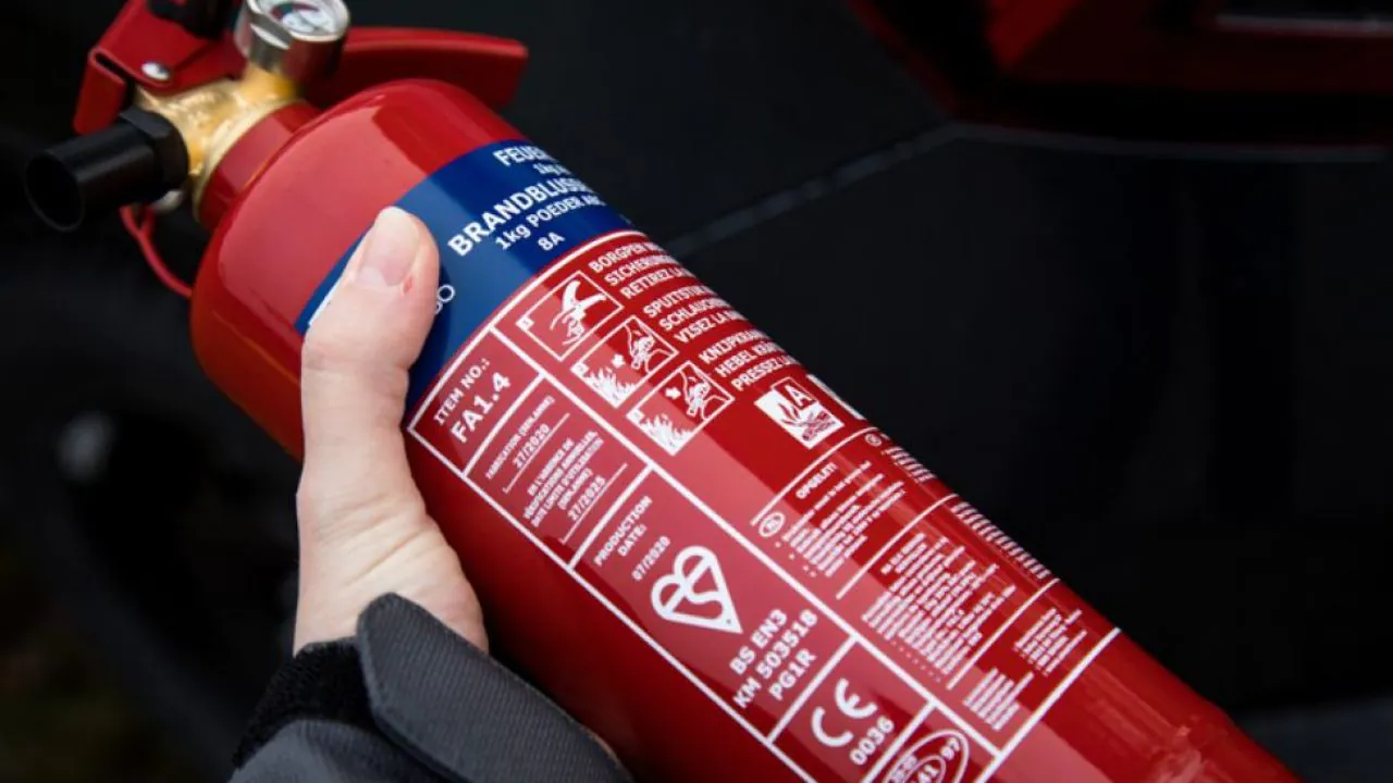 Mengenal APAR Mobil, Alat Penting untuk ntisipasi Kebakaran