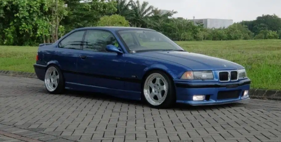 Mengenal BMW E36, Seri 3 yang Paling Populer di Dunia! - OLX News