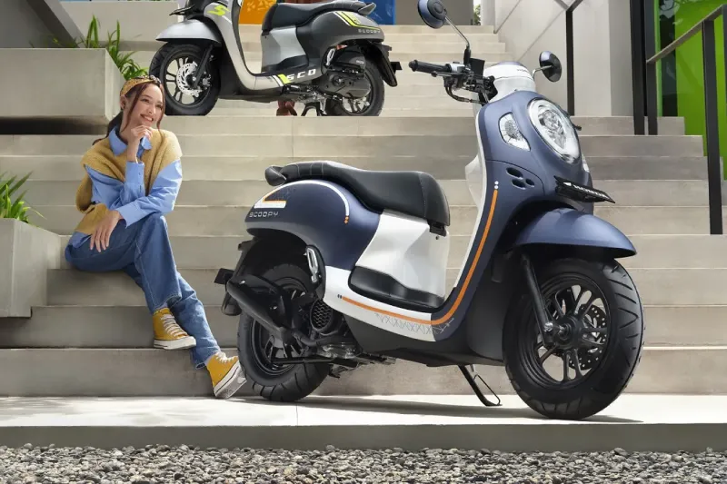 Komparasi Honda Scoopy vs Yamaha Fazzio, Mana yang Unggul? - OLX News