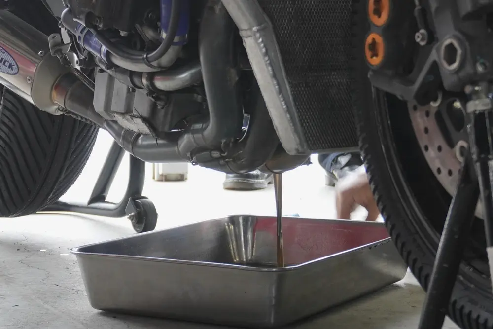 Ini Penyebab Oli Mesin Motor Bercampur Air Radiator - OLX News