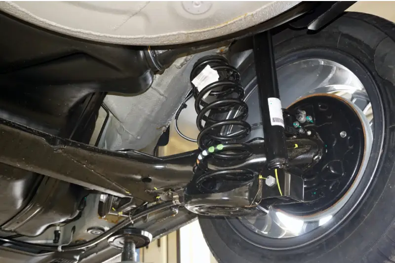 Fungsi dan Cara Kerja Shock Absorber Mobil - OLX News