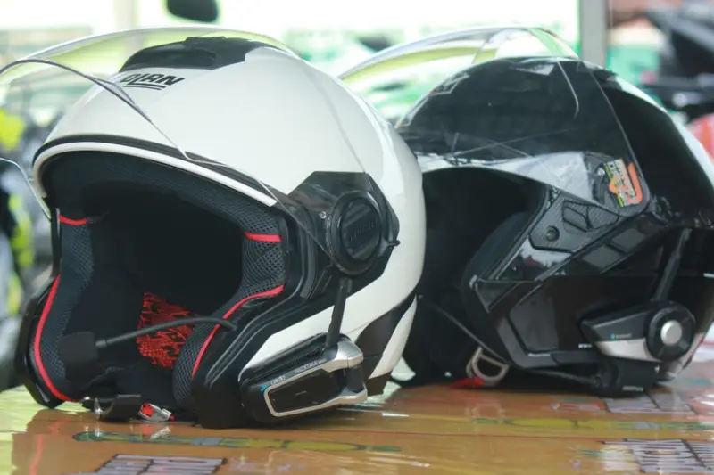 7 Jenis Helm Motor dan Perbedaannya - OLX News