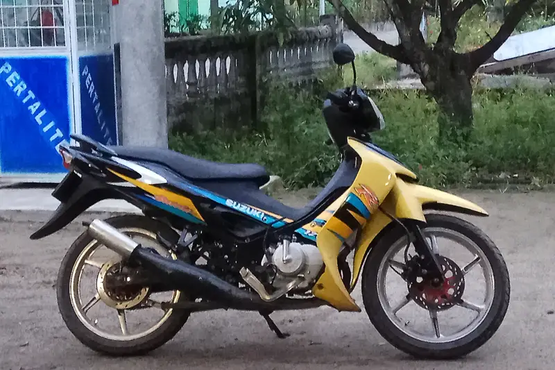Battle Motor: Suzuki Satria 120R vs Yamaha F1Z-R - OLX News