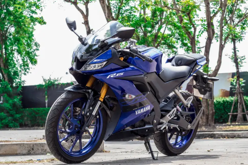 Battle Motor 150 Cc: Yamaha R15 Vs Honda CBR 150 - OLX News
