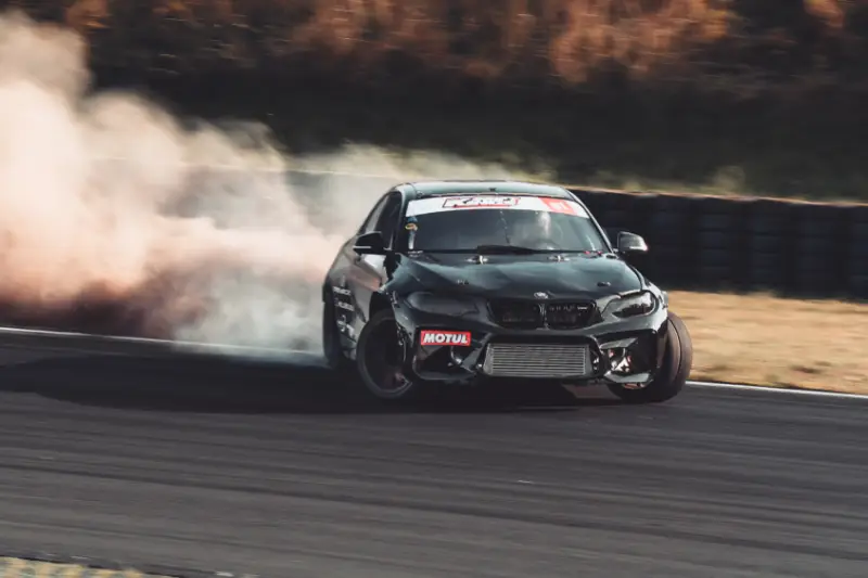 Spesifikasi Ban yang Dibutuhkan Buat Drifting Car - OLX News