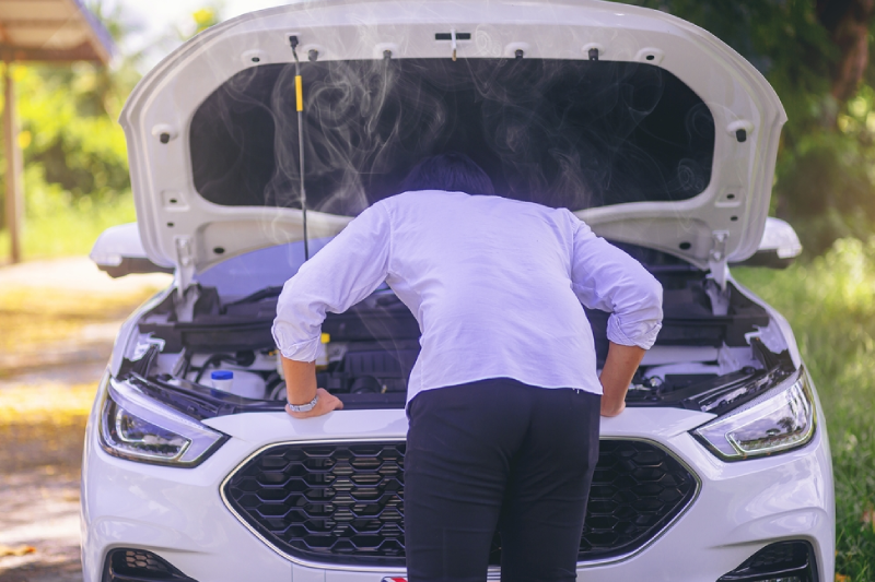 Benarkah Buka Kap Mobil saat Mesin Panas Bisa Bikin Cepat Dingin? - OLX ...