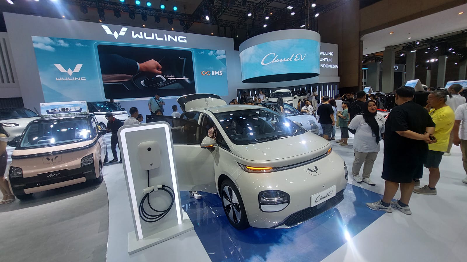 Wuling Motors Tambah Line Up Mobil Listrik di IIMS 2024 - OLX News