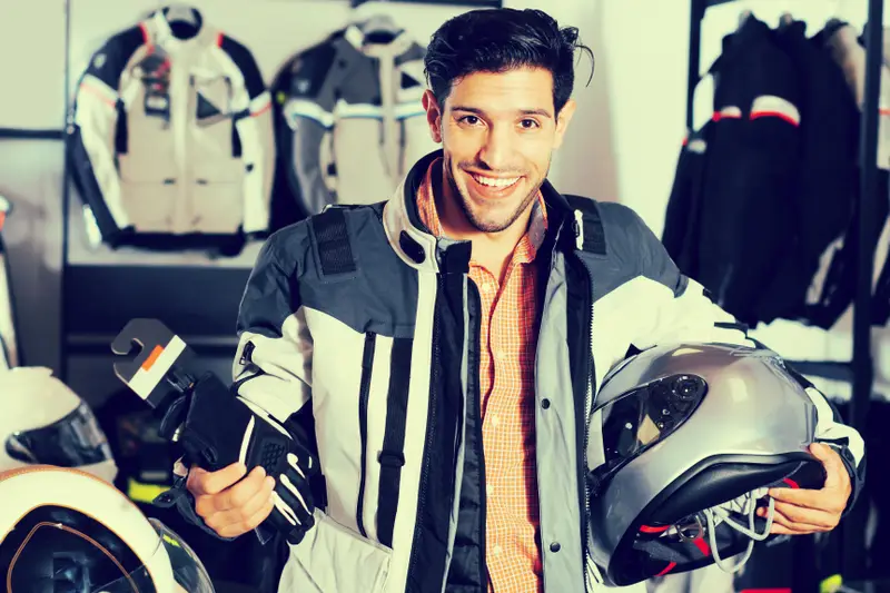 10 Rekomendasi Kado Buat Cowok yang Hobi Motor - OLX News