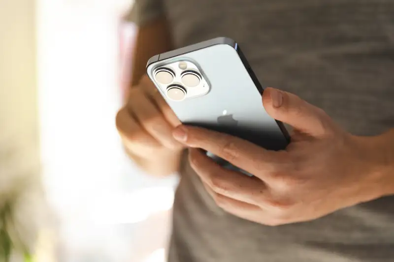 Iklan di iPhone Bisa Dihilangkan dengan 3 Cara Ini - OLX News
