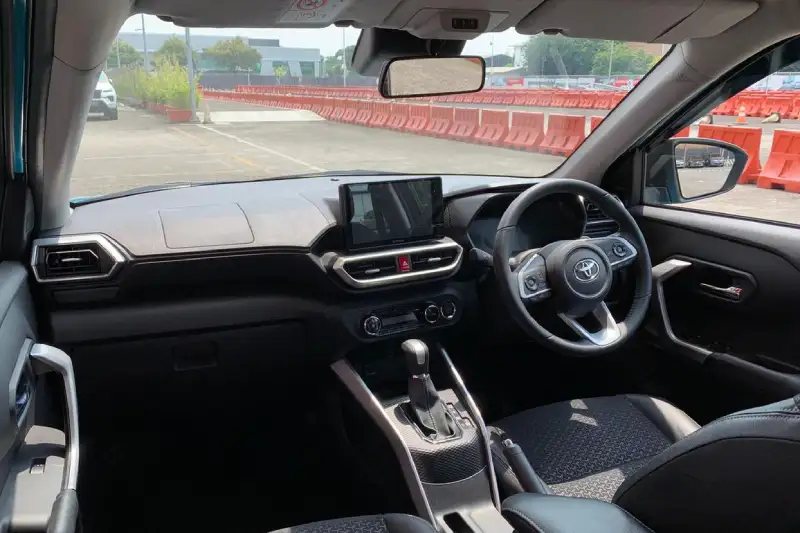 Cek Langsung Interior Raize, Sudah Dilengkapi Fitur Canggih - OLX News