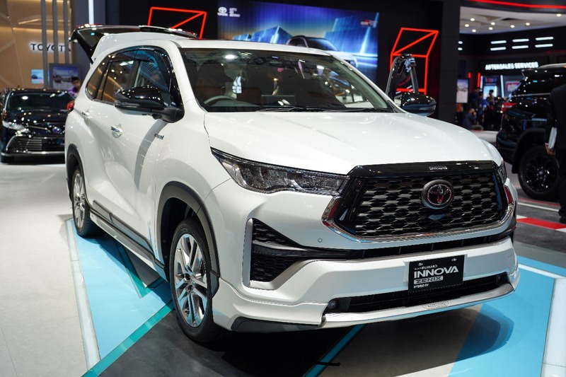 Simak Alasan Kenapa Toyota Innova Zenix Bisa Mendominasi di Kelasnya ...