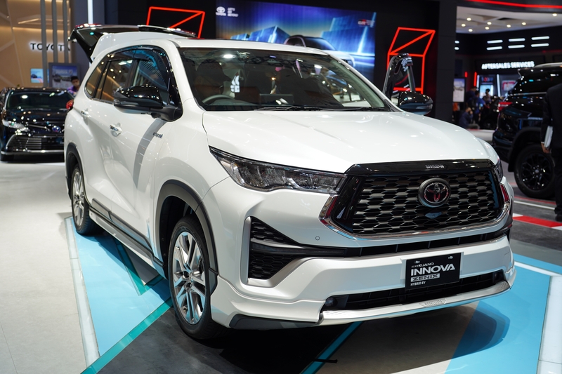 Jenis-Jenis Innova Zenix, Beserta Harga dan Spesifikasinya - OLX News