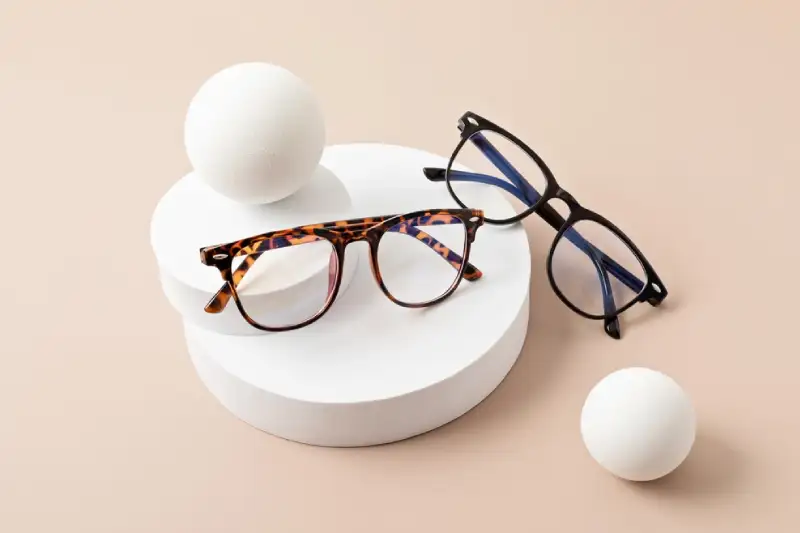 Rekomendasi Merk dan Harga Lensa Kacamata Anti Radiasi Sinar UV - OLX News