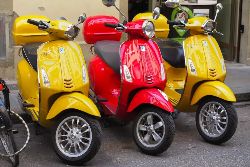 Motor Vespa Terbaru Dengan Harga OTR Tinggi di Jakarta - OLX News