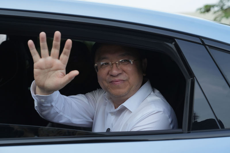 Wang Chuanfu, Founder BYD Hadir di Indonesia - OLX News