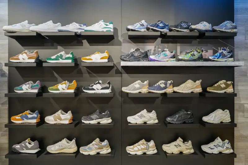 Arti Kode Nomor di Sepatu New Balance yang Perlu Kamu Tahu - OLX News