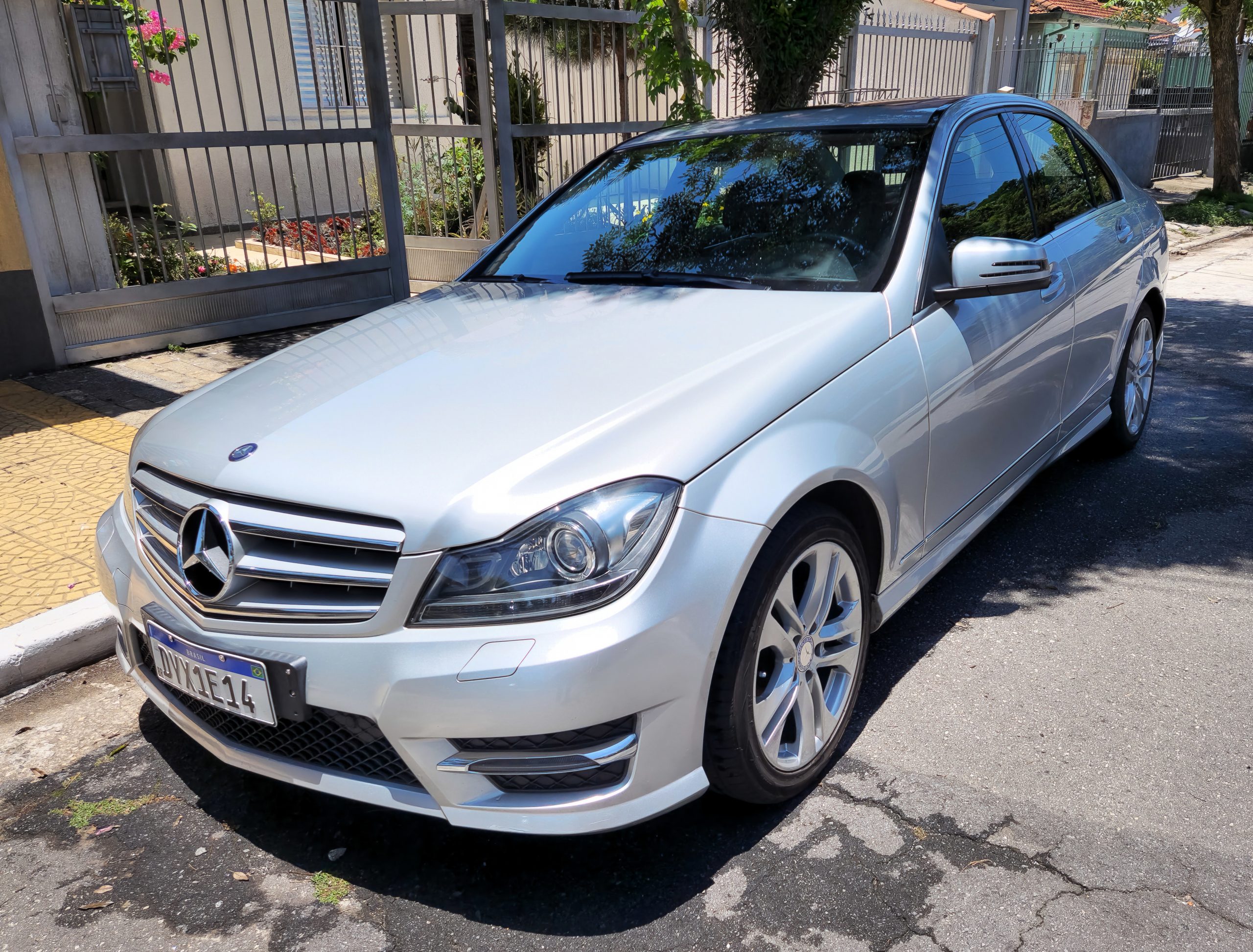 Mengulas Mercy C200 W204 2009: Kelebihan, Kekurangan, dan Performa di ...