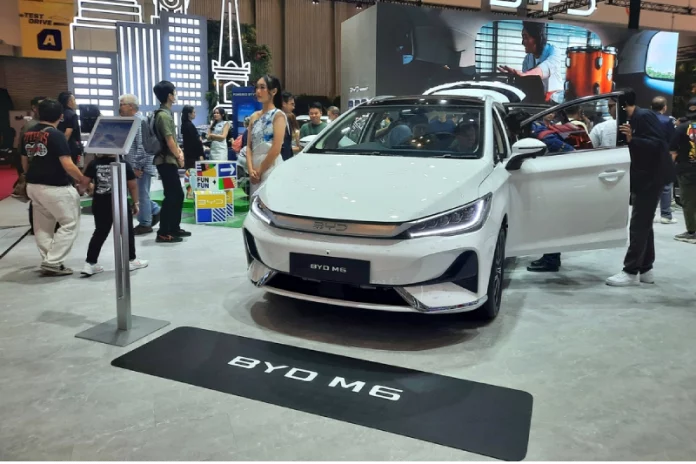 BYD M6 Jadi Mobil Listrik Terlaris Indonesia Sepanjang 2024 - OLX News