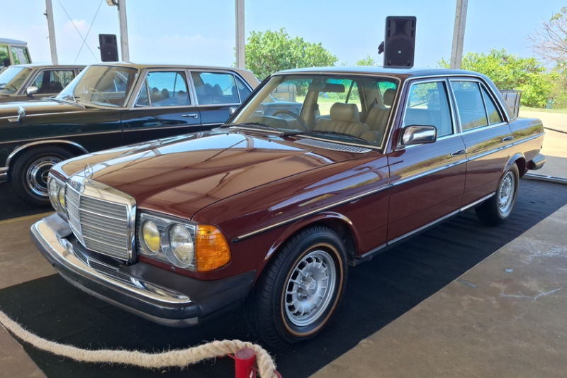 Tertarik Beli Mobil Mercy Lama? Ketahui Dulu Plus Minusnya! - OLX News