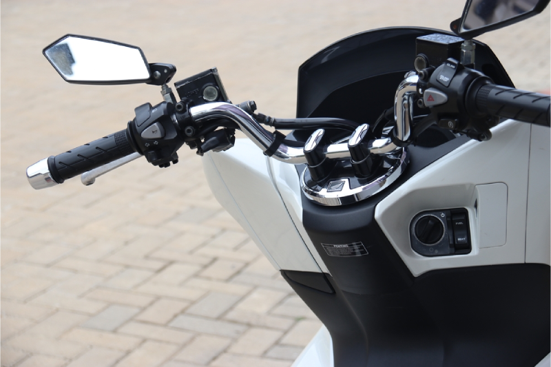 Bikin Tampilan Lebih Fresh, Ini 8 Rekomendasi Spion PCX - OLX News