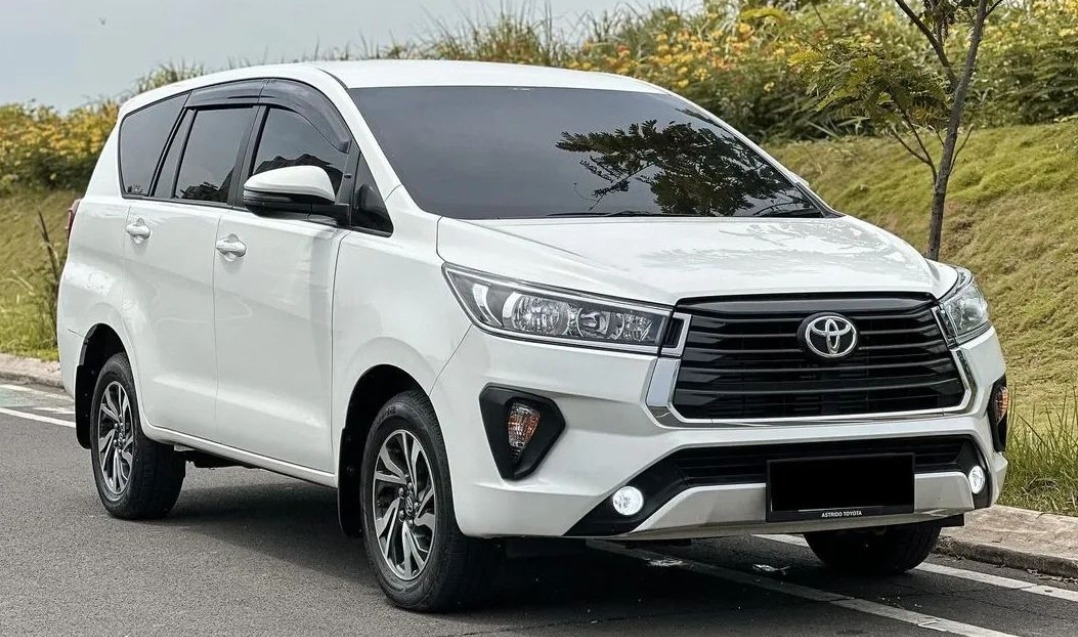 5 Perbedaan Innova Reborn Diesel dan Venturer - OLX News